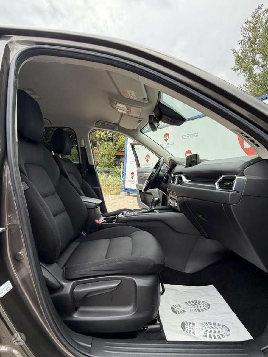 Pelēks Mazda CX-5 2017 Tauragė, ar dzinēja tilpumu 2.19 L un nobraukumu 167 tūkst. km par 11400 €, foto 40 vietnē AUTOMOTO.COM.LV