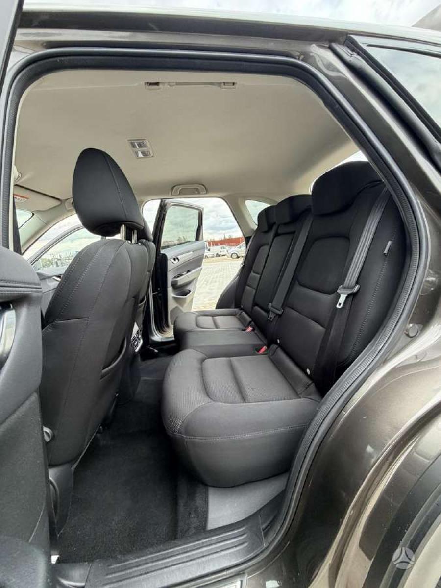Pelēks Mazda CX-5 2017 Tauragė, ar dzinēja tilpumu 2.19 L un nobraukumu 167 tūkst. km par 11400 €, foto 43 vietnē AUTOMOTO.COM.LV