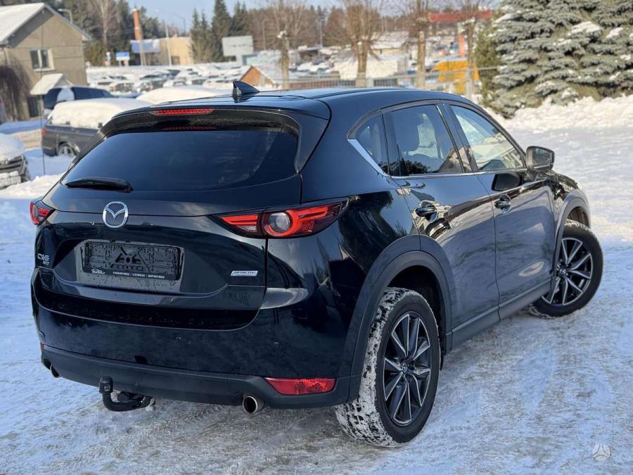 Grey Mazda CX-5 2018 in Utena, with an engine capacity of 2.19 L and mileage of 289 thousand km for 10490 €, photo 3 on AUTOMOTO.COM.LV