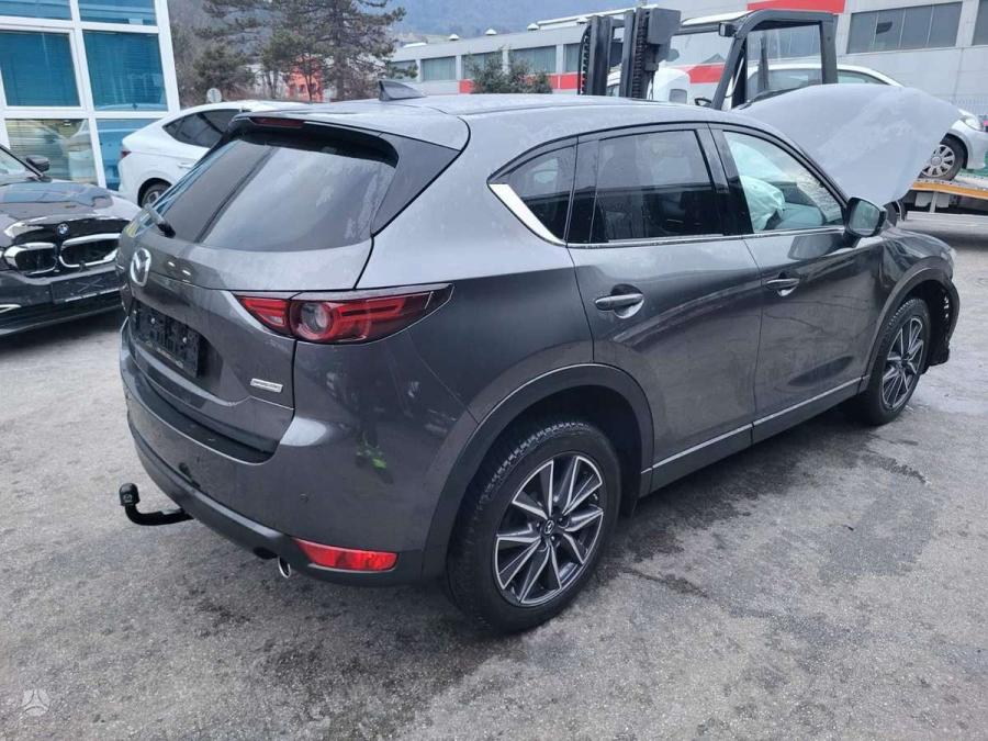 Grey Mazda CX-5 2018 in Marijampole, with an engine capacity of 2.49 L and mileage of 135 thousand km for 8800 €, photo 2 on AUTOMOTO.COM.LV