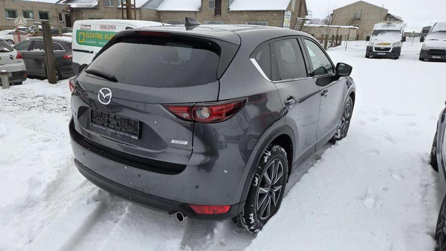 Pelēks Mazda CX-5 2018 Telšiai, ar dzinēja tilpumu 2.19 L un nobraukumu 133 tūkst. km par 13500 €, foto 4 vietnē AUTOMOTO.COM.LV