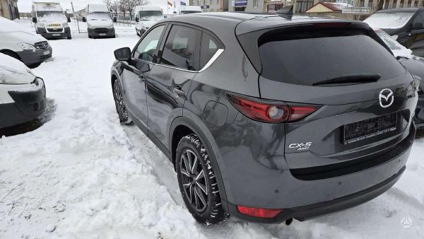 Pelēks Mazda CX-5 2018 Telšiai, ar dzinēja tilpumu 2.19 L un nobraukumu 133 tūkst. km par 13500 €, foto 6 vietnē AUTOMOTO.COM.LV