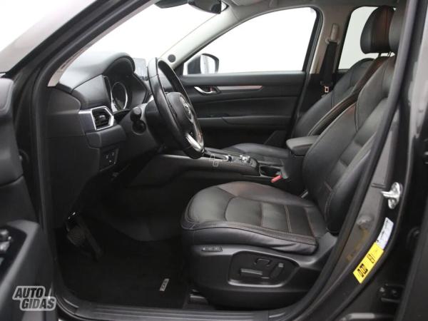 Pelēks Mazda CX-5 2018 Viļņa, ar dzinēja tilpumu 2.00 L un nobraukumu 156 tūkst. km par 17599 €, foto 4 vietnē AUTOMOTO.COM.LV