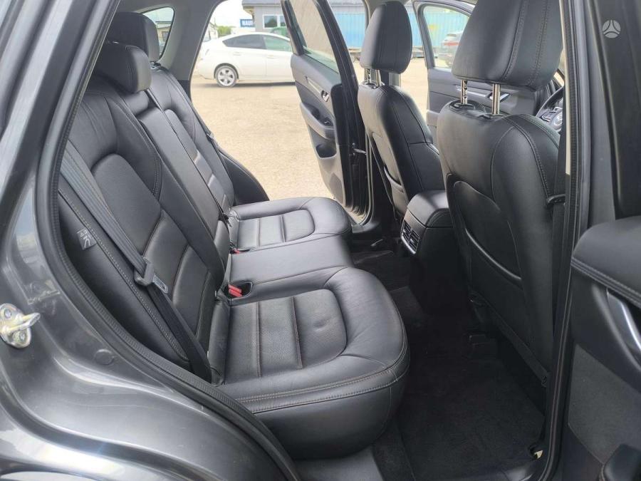 Grey Mazda CX-5 2018 in Panevezys, with an engine capacity of 2.19 L and mileage of 247 thousand km for 9300 €, photo 36 on AUTOMOTO.COM.LV