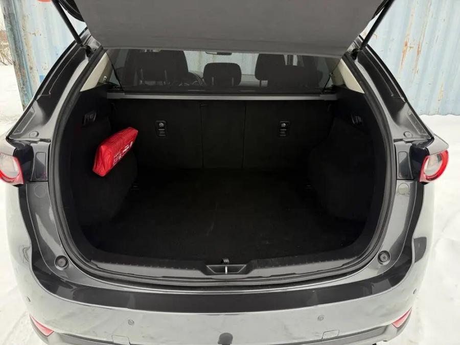 Grey Mazda CX-5 2018 in Riga, with an engine capacity of 2.20 L and mileage of 209 thousand km for 7000 €, photo 11 on AUTOMOTO.COM.LV