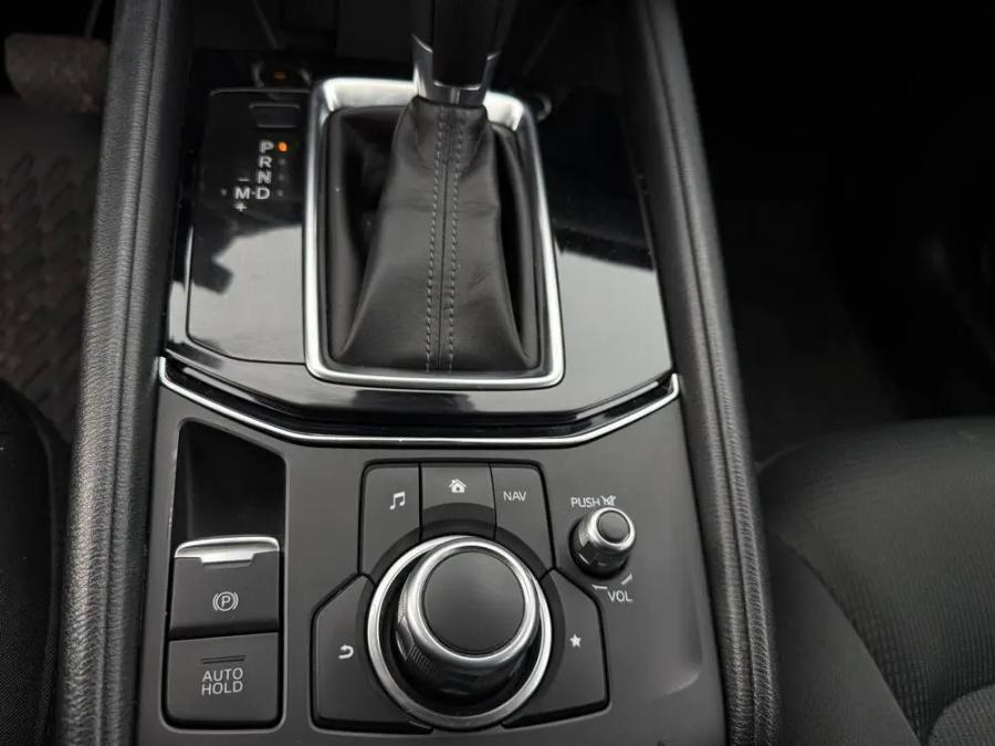 Grey Mazda CX-5 2018 in Riga, with an engine capacity of 2.20 L and mileage of 209 thousand km for 7000 €, photo 19 on AUTOMOTO.COM.LV