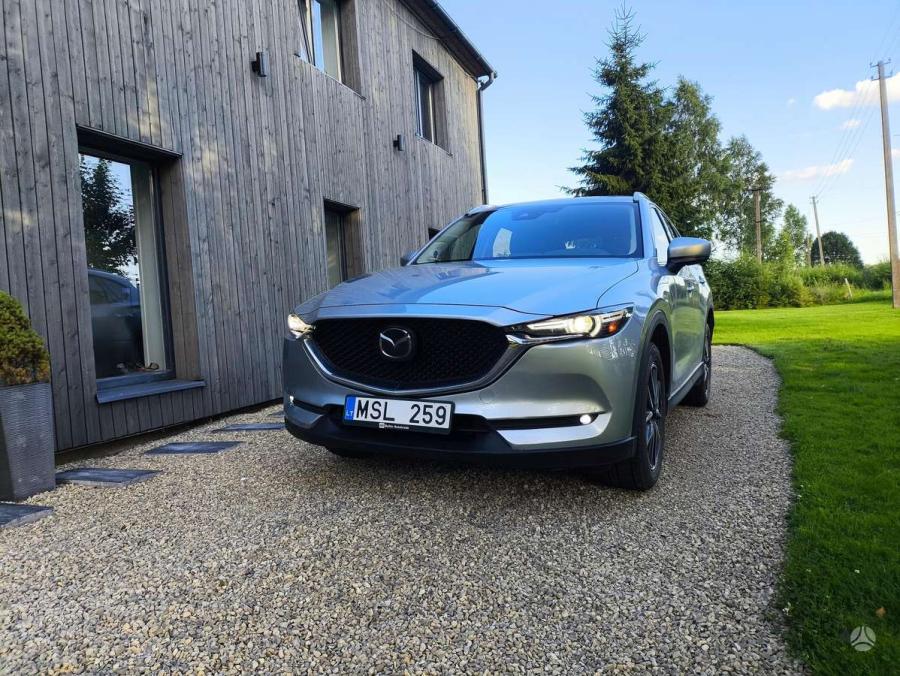 Grey Mazda CX-5 2018 in Birzai, with an engine capacity of 2.49 L and mileage of 146 thousand km for 15900 €, photo 3 on AUTOMOTO.COM.LV