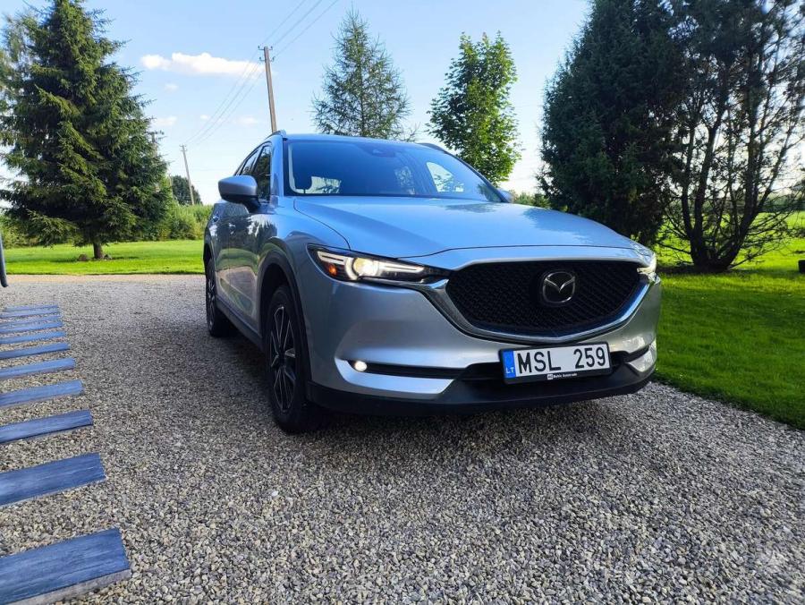 Grey Mazda CX-5 2018 in Birzai, with an engine capacity of 2.49 L and mileage of 146 thousand km for 15900 €, photo 5 on AUTOMOTO.COM.LV