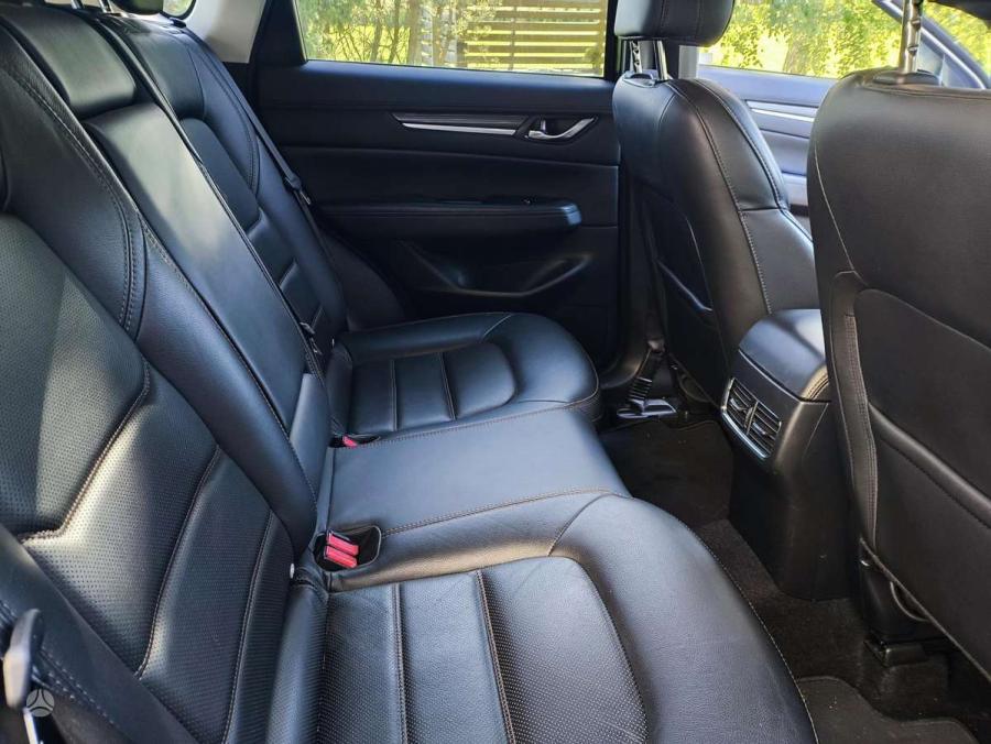 Grey Mazda CX-5 2018 in Birzai, with an engine capacity of 2.49 L and mileage of 146 thousand km for 15900 €, photo 18 on AUTOMOTO.COM.LV