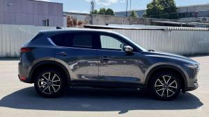 Grey Mazda CX-5 2018 in Telschi, with an engine capacity of 2.19 L and mileage of 153 thousand km for 14800 €, photo 12 on AUTOMOTO.COM.LV