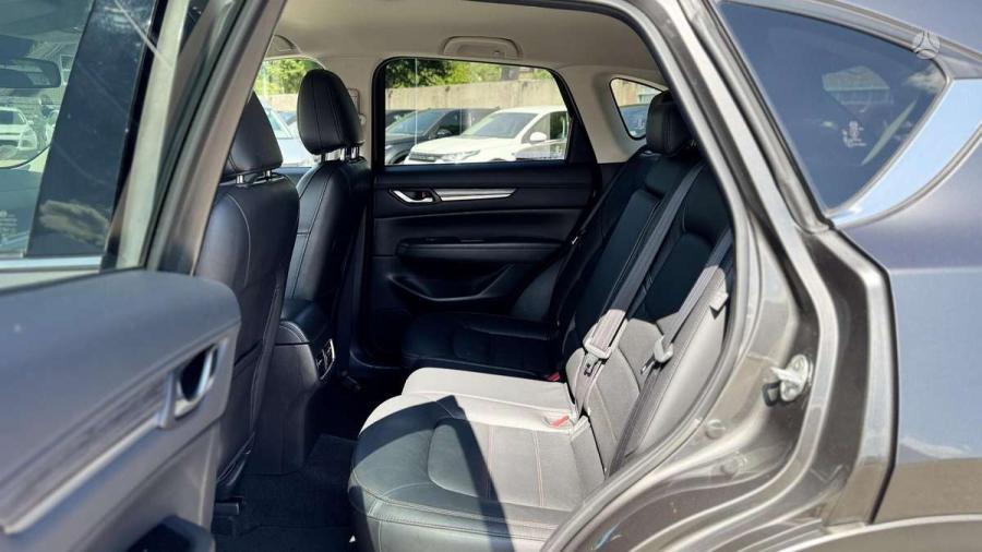 Grey Mazda CX-5 2018 in Telschi, with an engine capacity of 2.19 L and mileage of 153 thousand km for 14800 €, photo 17 on AUTOMOTO.COM.LV