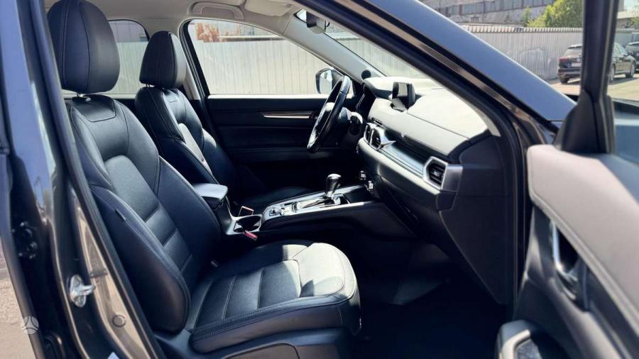Grey Mazda CX-5 2018 in Telschi, with an engine capacity of 2.19 L and mileage of 153 thousand km for 14800 €, photo 20 on AUTOMOTO.COM.LV