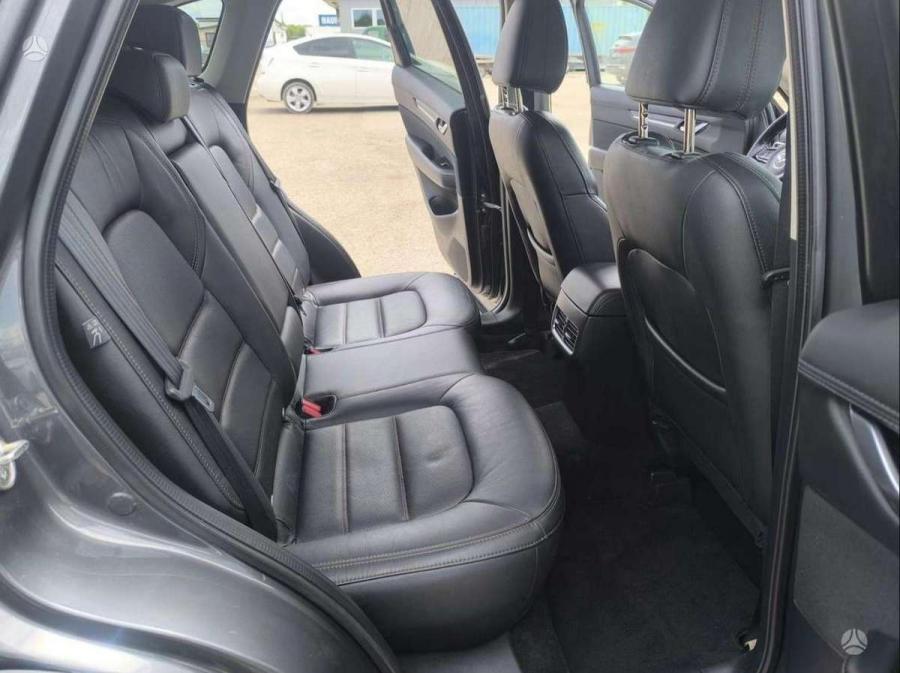 Grey Mazda CX-5 2018 in Panevezys, with an engine capacity of 2.19 L and mileage of 247 thousand km for 9300 €, photo 21 on AUTOMOTO.COM.LV