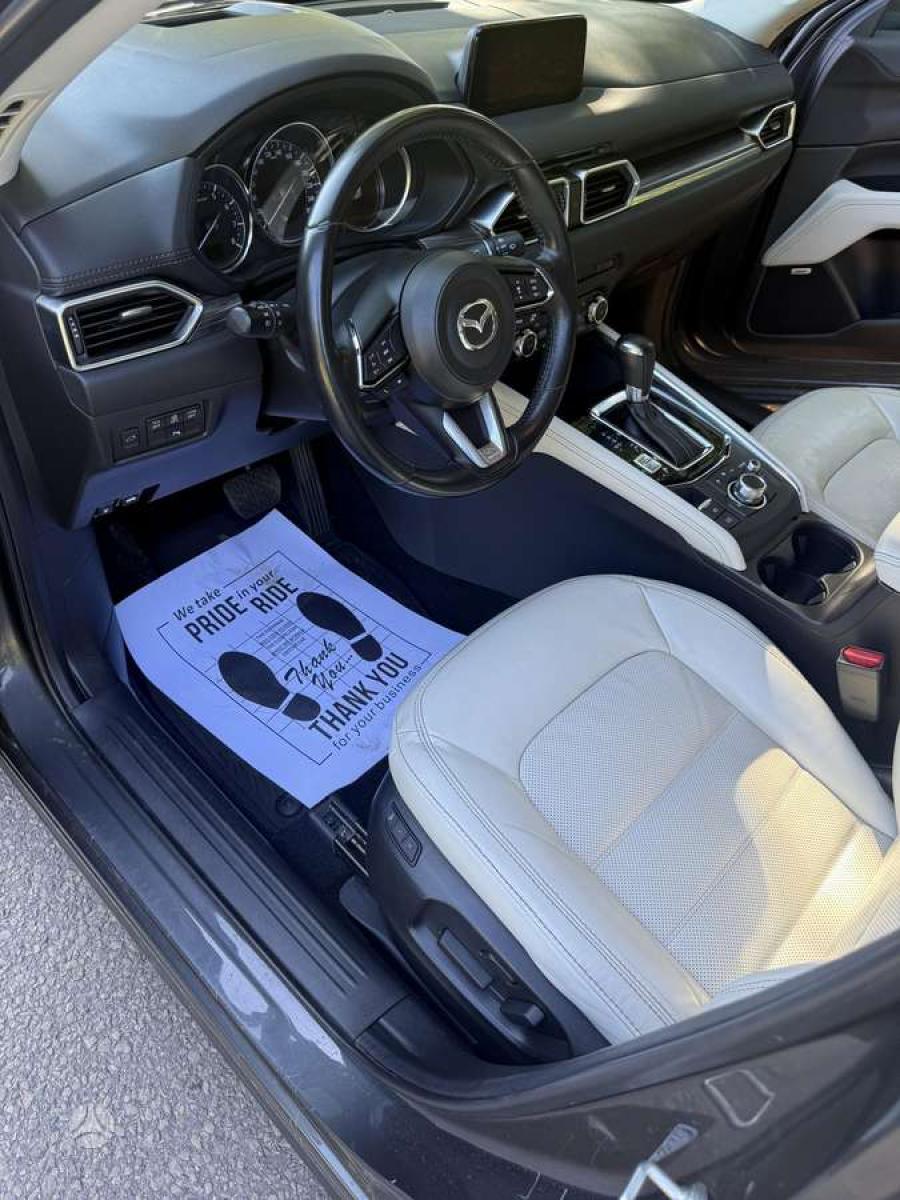 Pelēks Mazda CX-5 2018 Telšiai, ar dzinēja tilpumu 2.49 L un nobraukumu 105 tūkst. km par 18400 €, foto 8 vietnē AUTOMOTO.COM.LV