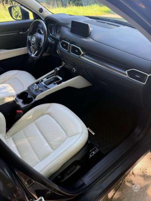 Pelēks Mazda CX-5 2018 Telšiai, ar dzinēja tilpumu 2.49 L un nobraukumu 105 tūkst. km par 18400 €, foto 9 vietnē AUTOMOTO.COM.LV