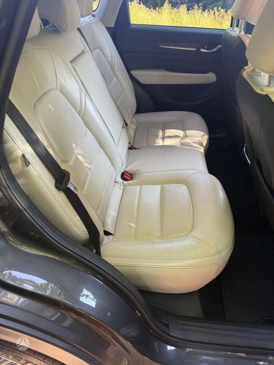 Pelēks Mazda CX-5 2018 Telšiai, ar dzinēja tilpumu 2.49 L un nobraukumu 105 tūkst. km par 18400 €, foto 10 vietnē AUTOMOTO.COM.LV