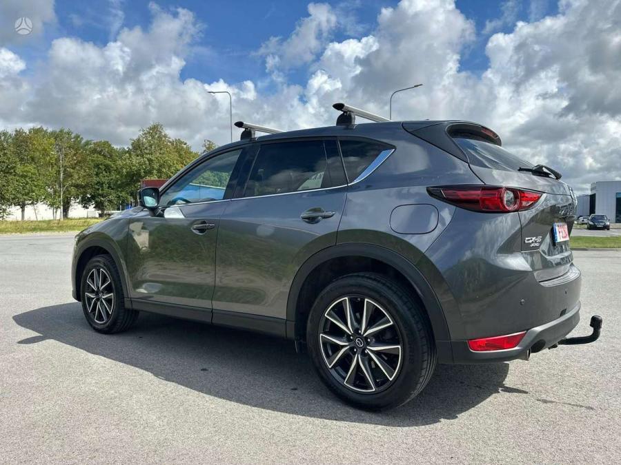 Grey Mazda CX-5 2018 in Klaipeda, with an engine capacity of 2.49 L and mileage of 106 thousand km for 19000 €, photo 4 on AUTOMOTO.COM.LV