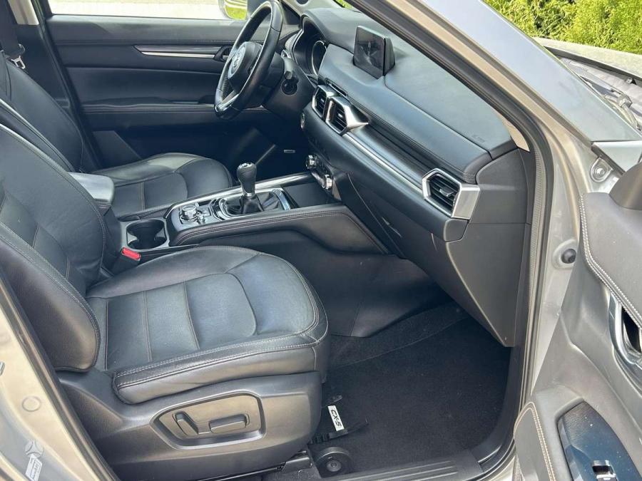 Pelēks Mazda CX-5 2018 Kretinga, ar dzinēja tilpumu 2.19 L un nobraukumu 263 tūkst. km par 10800 €, foto 23 vietnē AUTOMOTO.COM.LV