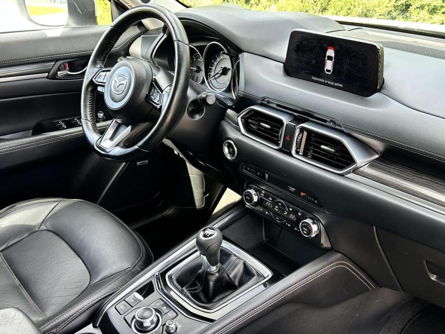 Pelēks Mazda CX-5 2018 Kretinga, ar dzinēja tilpumu 2.19 L un nobraukumu 263 tūkst. km par 10800 €, foto 24 vietnē AUTOMOTO.COM.LV