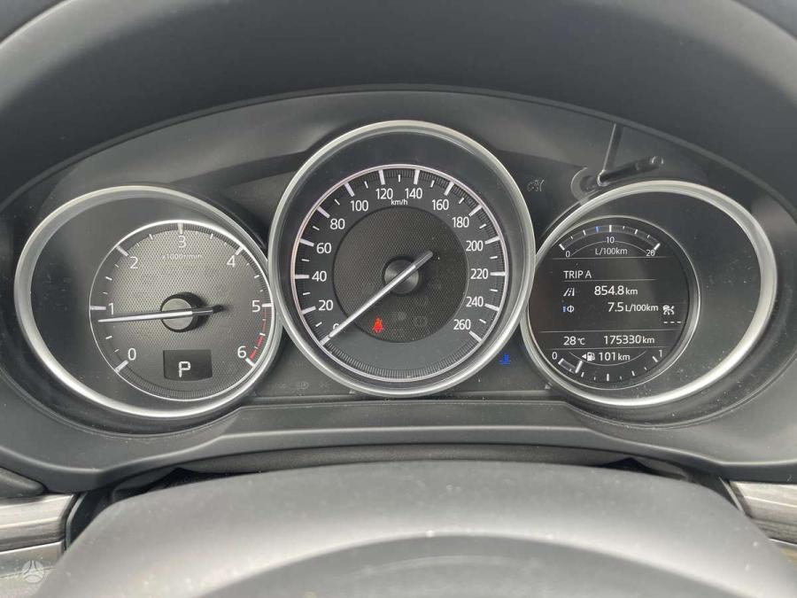 Grey Mazda CX-5 2018 in Panevezys, with an engine capacity of 2.19 L and mileage of 175 thousand km for 11500 €, photo 18 on AUTOMOTO.COM.LV
