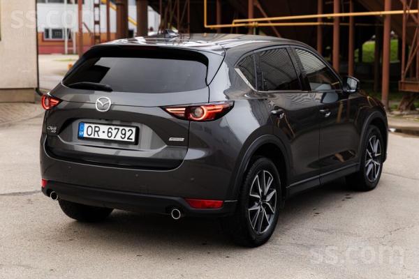 Pelēks Mazda CX-5 2018 Rīga, ar dzinēja tilpumu 2.20 L un nobraukumu 177 tūkst. km par 14990 €, foto 8 vietnē AUTOMOTO.COM.LV