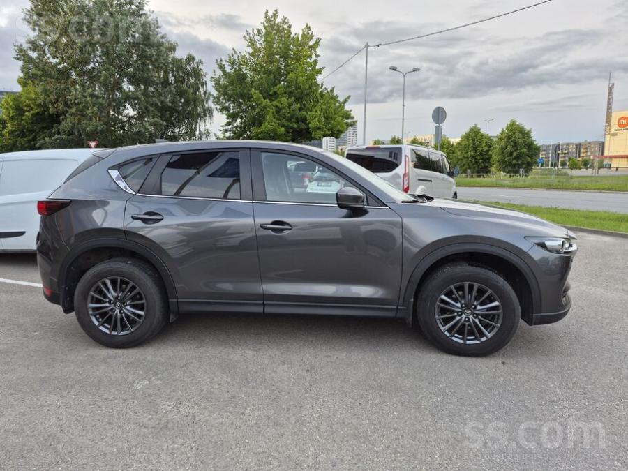 Grey Mazda CX-5 2021 in Riga, with an engine capacity of 2.00 L and mileage of 38 thousand km for 22000 €, photo 5 on AUTOMOTO.COM.LV