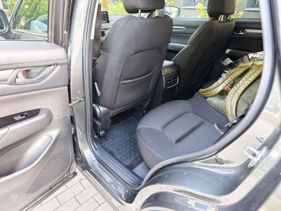 Pelēks Mazda CX-5 2021 Tauragė, ar dzinēja tilpumu 2.19 L un nobraukumu 240 tūkst. km par 10700 €, foto 13 vietnē AUTOMOTO.COM.LV