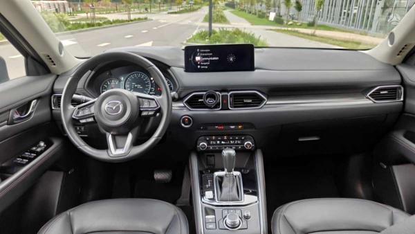Pelēks Mazda CX-5 2021 Viļņa, ar dzinēja tilpumu 2.00 L un nobraukumu 93 tūkst. km par 23300 €, foto 5 vietnē AUTOMOTO.COM.LV