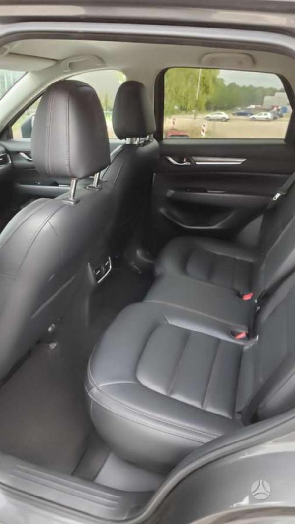 Pelēks Mazda CX-5 2021 Viļņa, ar dzinēja tilpumu 2.00 L un nobraukumu 93 tūkst. km par 23300 €, foto 8 vietnē AUTOMOTO.COM.LV