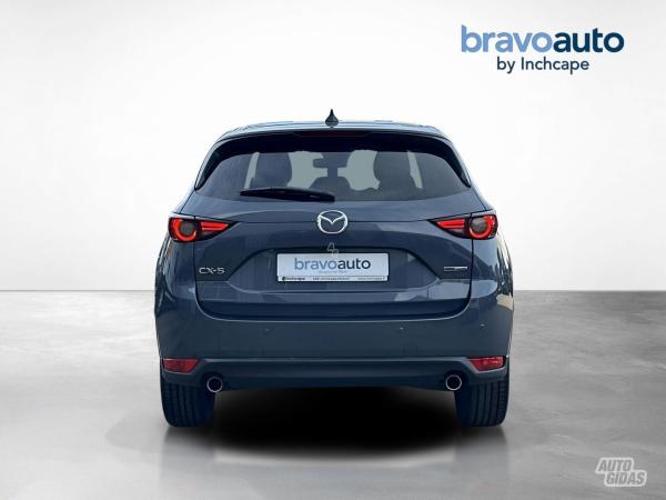 Mazda CX-5 2021 in Kaunas on AUTOMOTO.COM.LV Grey Mazda CX-5 2021 in Kaunas, with an engine capacity of 2.50 L and mileage of 91 thousand km for 24772 €, photo 5 on AUTOMOTO.COM.LV