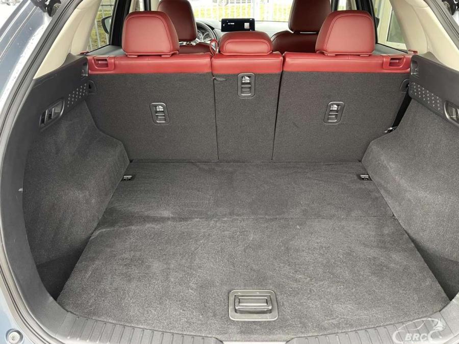 Grey Mazda CX-5 2023 in Klaipeda, with an engine capacity of 2.49 L and mileage of 16 thousand km for 20900 €, photo 14 on AUTOMOTO.COM.LV