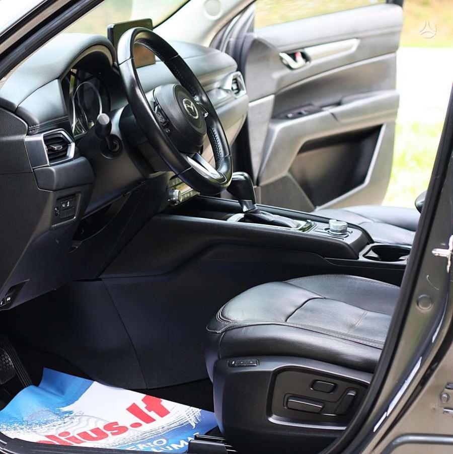 Pelēks Mazda CX-5 2023 Kretinga, ar dzinēja tilpumu 2.49 L un nobraukumu 93 tūkst. km par 22699 €, foto 23 vietnē AUTOMOTO.COM.LV