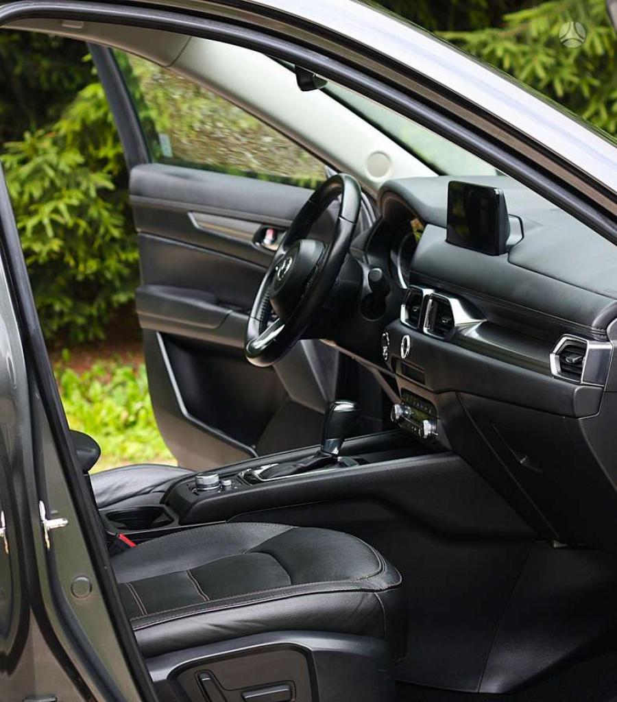 Pelēks Mazda CX-5 2023 Kretinga, ar dzinēja tilpumu 2.49 L un nobraukumu 93 tūkst. km par 22699 €, foto 37 vietnē AUTOMOTO.COM.LV
