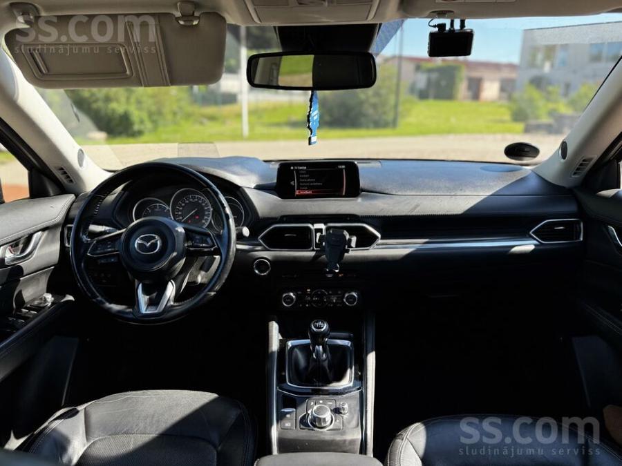 Grey Mazda CX-5 2018 in Bauska, with an engine capacity of 2.20 L and mileage of 169 thousand km for 13490 €, photo 5 on AUTOMOTO.COM.LV