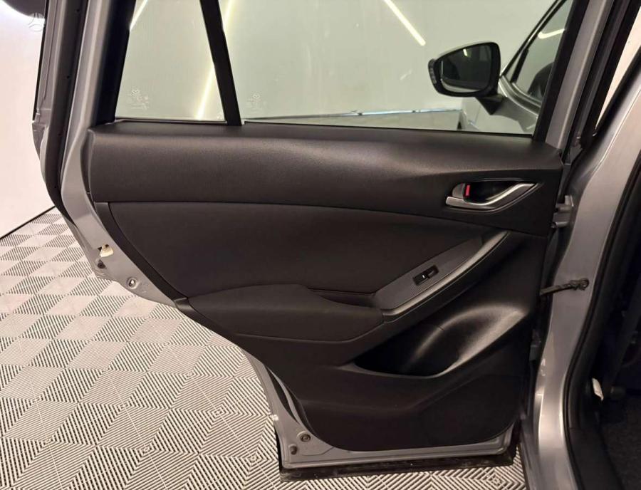 Grey Mazda CX-5 2012 in Marijampole, with an engine capacity of 2.20 L and mileage of 120 thousand km for 6999 €, photo 19 on AUTOMOTO.COM.LV