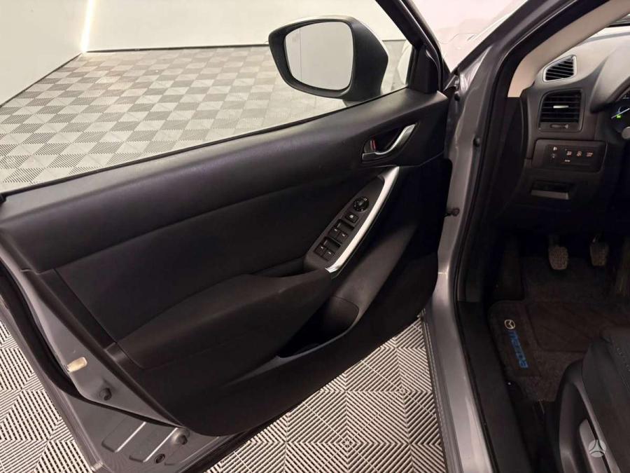 Grey Mazda CX-5 2012 in Marijampole, with an engine capacity of 2.20 L and mileage of 120 thousand km for 6999 €, photo 28 on AUTOMOTO.COM.LV