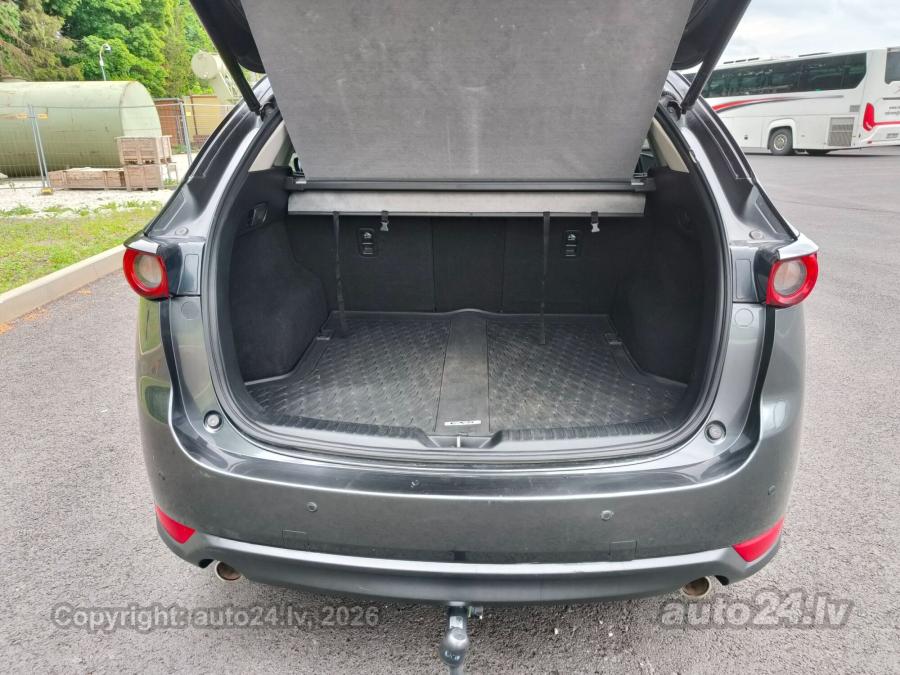 Grey Mazda CX-5 2017 in Rakvere, with an engine capacity of 2.20 L and mileage of 220 thousand km for 12900 €, photo 9 on AUTOMOTO.COM.LV