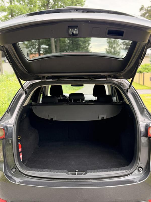 Grey Mazda CX-5 2018 in Tallinn, with an engine capacity of 0.12 L and mileage of 130 thousand km for 16499 €, photo 8 on AUTOMOTO.COM.LV