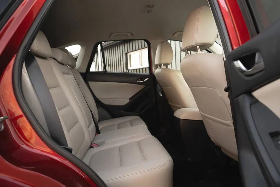 Sarkans Mazda CX-5 2014 Jelgava, ar dzinēja tilpumu 2.20 L un nobraukumu 246 tūkst. km par 8900 €, foto 17 vietnē AUTOMOTO.COM.LV
