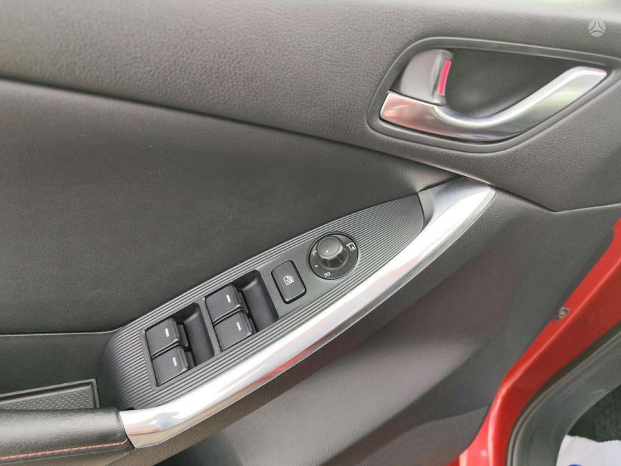 Red Mazda CX-5 2014 in Marijampole, with an engine capacity of 2.19 L and mileage of 255 thousand km for 7800 €, photo 11 on AUTOMOTO.COM.LV