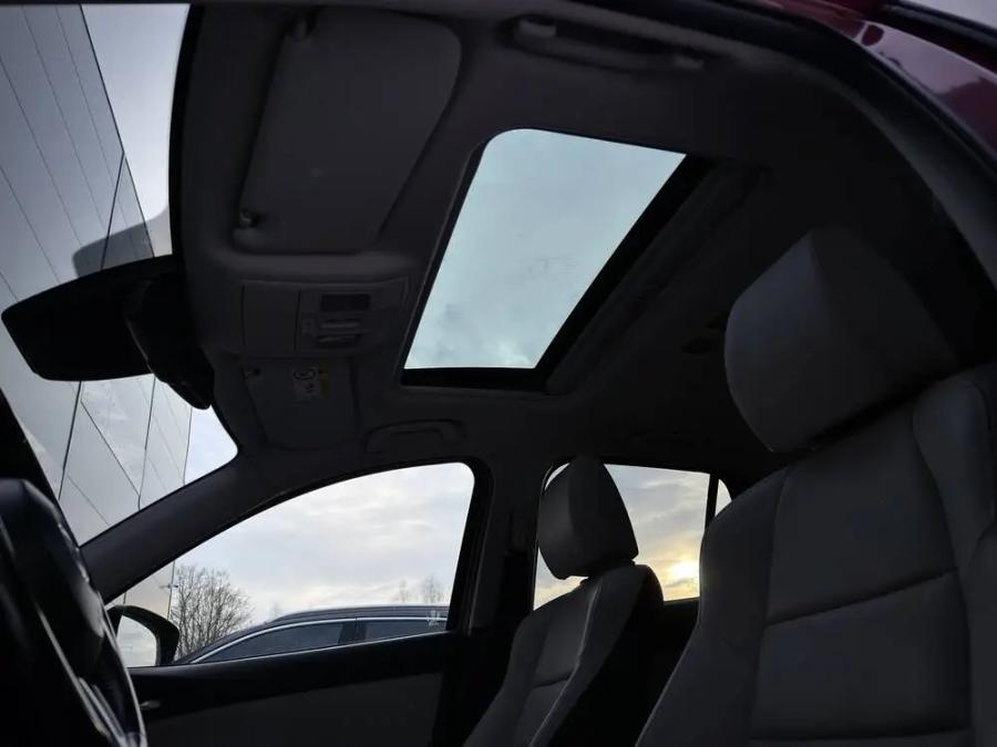 Red Mazda CX-5 2015 in Riga, with an engine capacity of 2.20 L and mileage of 243 thousand km for 8990 €, photo 22 on AUTOMOTO.COM.LV