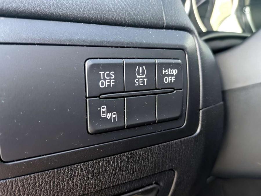 Sarkans Mazda CX-5 2015 Kretinga, ar dzinēja tilpumu 2.19 L un nobraukumu 199 tūkst. km par 8600 €, foto 22 vietnē AUTOMOTO.COM.LV