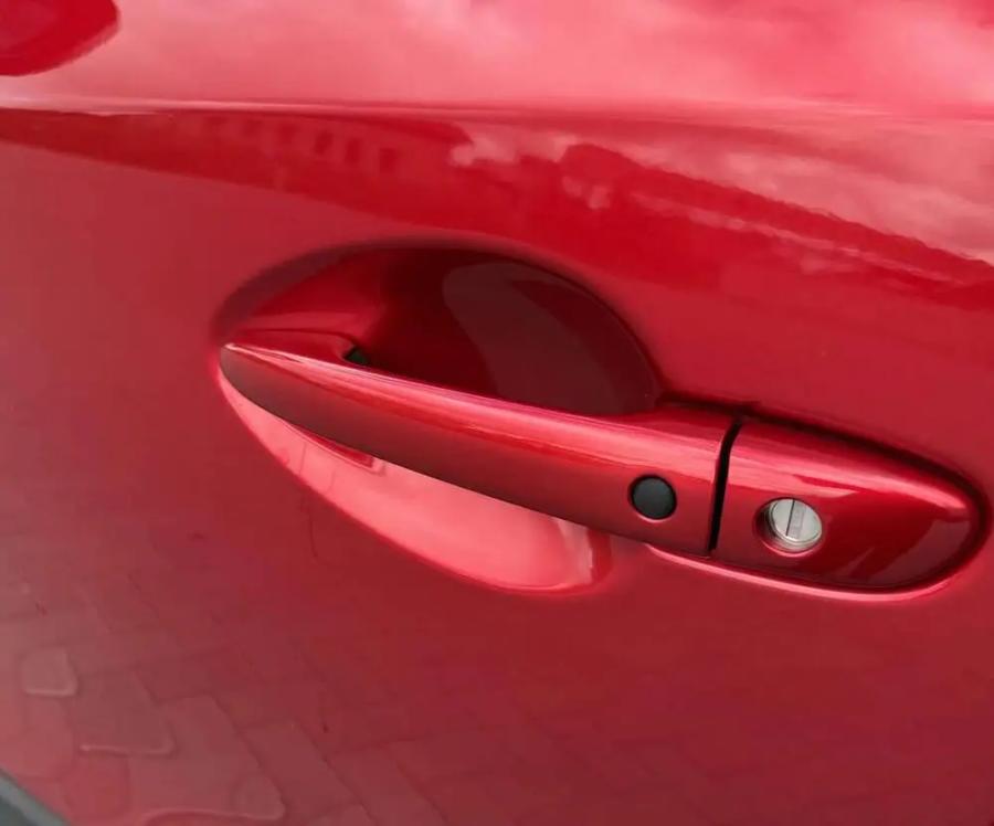 Red Mazda CX-5 2016 in Telschi, with an engine capacity of 2.20 L and mileage of 200 thousand km for 7990 €, photo 12 on AUTOMOTO.COM.LV