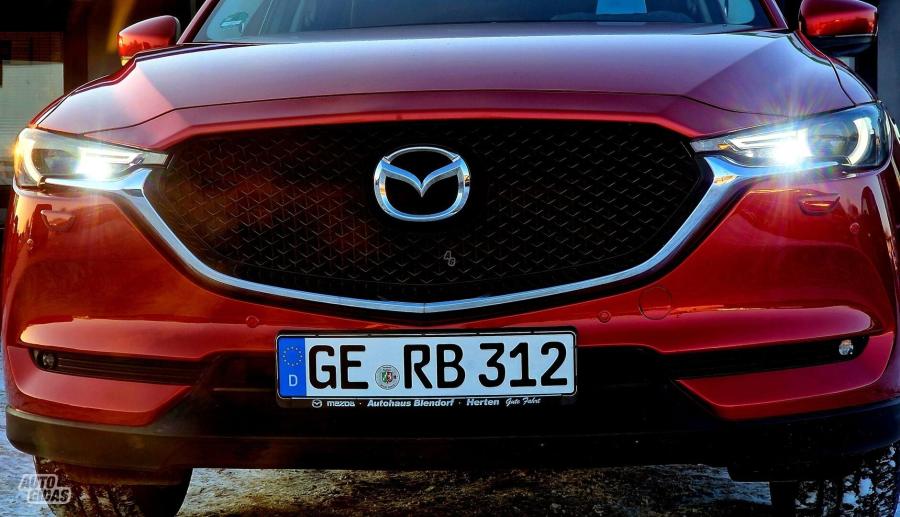 Red Mazda CX-5 2017 in Kretinga, with an engine capacity of 2.20 L and mileage of 248 thousand km for 12999 €, photo 4 on AUTOMOTO.COM.LV