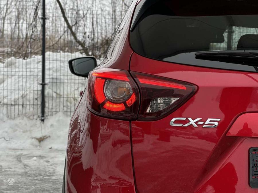 Red Mazda CX-5 2017 in Vilnius, with an engine capacity of 2.19 L and mileage of 140 thousand km for 11800 €, photo 11 on AUTOMOTO.COM.LV