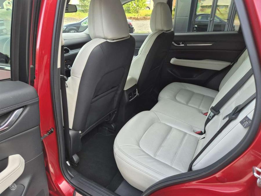 Red Mazda CX-5 2017 in Utena, with an engine capacity of 2.19 L and mileage of 205 thousand km for 13490 €, photo 24 on AUTOMOTO.COM.LV