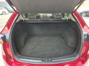 Red Mazda CX-5 2017 in Utena, with an engine capacity of 2.19 L and mileage of 205 thousand km for 13490 €, photo 25 on AUTOMOTO.COM.LV