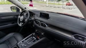 Red Mazda CX-5 2017 in Riga, with an engine capacity of 2.20 L and mileage of 193 thousand km for 15990 €, photo 12 on AUTOMOTO.COM.LV