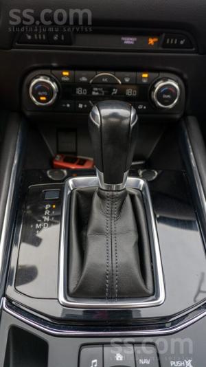 Red Mazda CX-5 2017 in Riga, with an engine capacity of 2.20 L and mileage of 193 thousand km for 15990 €, photo 18 on AUTOMOTO.COM.LV