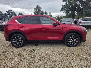 Red Mazda CX-5 2017 in Jelgava, with an engine capacity of 2.50 L and mileage of 0 thousand km for 14800 €, photo 8 on AUTOMOTO.COM.LV